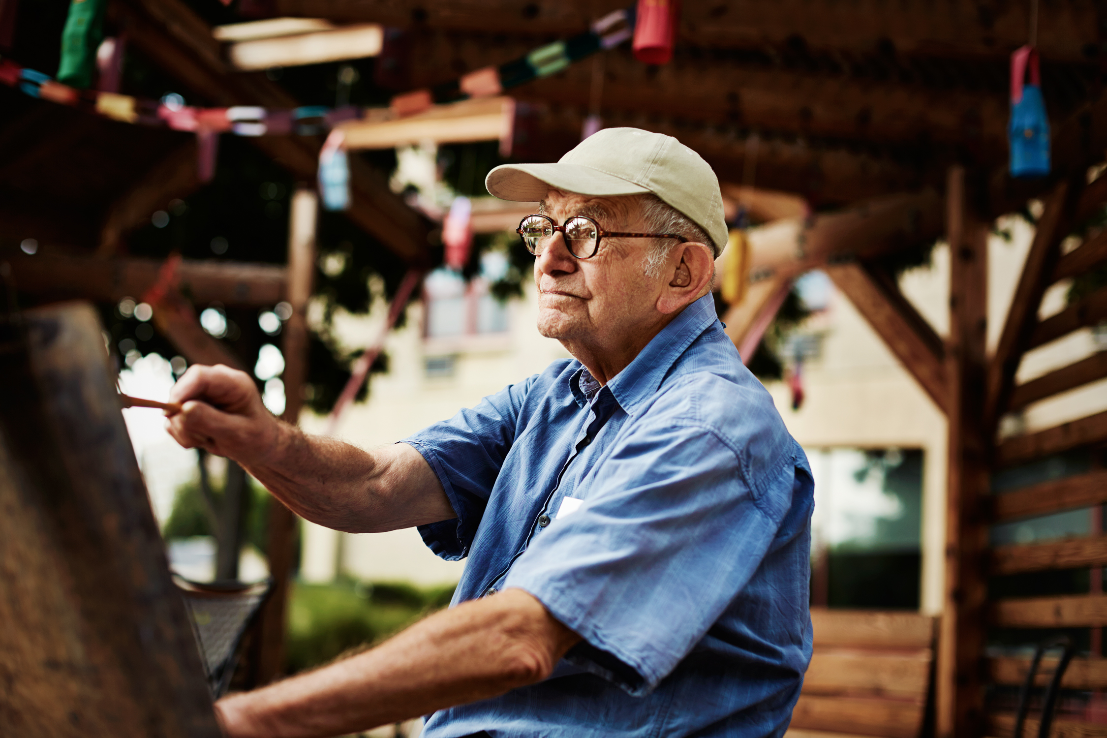 Resident Dave Kaskowitz is featured in a story about local artists ...